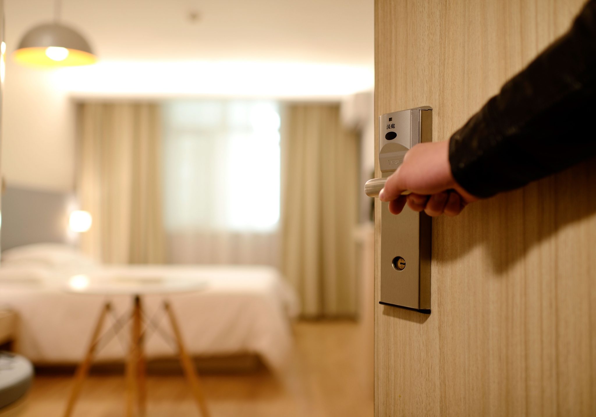 Your Guide to an Effective Shift Handover - 1834 Hotels